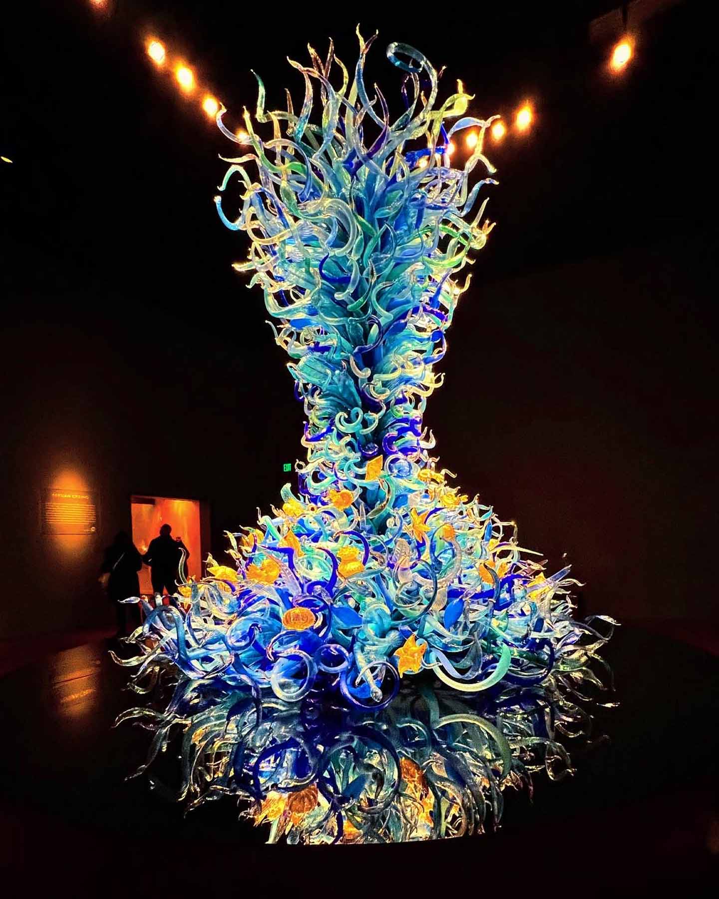 Dale Chihuly: American Sculptor of Dreams in Glass and Light